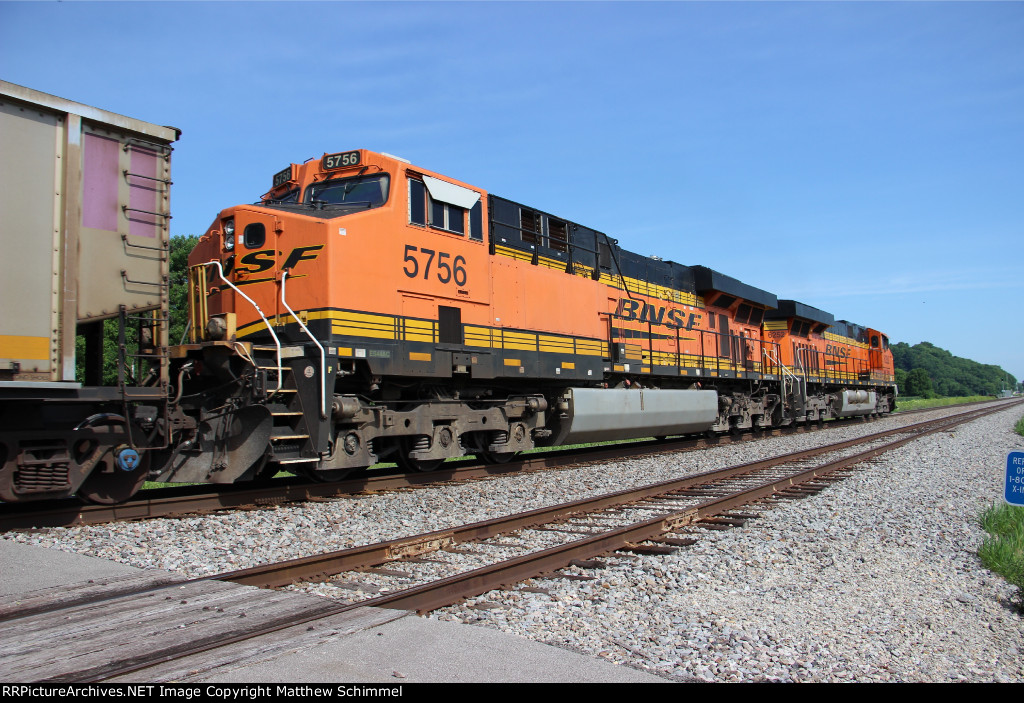 BNSF 5756